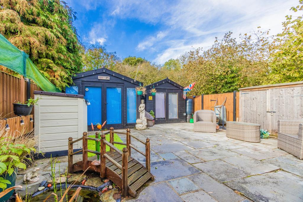 Yarmouth Road, Toft Monks, NR34 2 bed cottage - £290,000