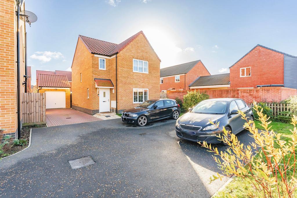 Joy Place, Hethersett, NR9 3 bed detached house - £340,000