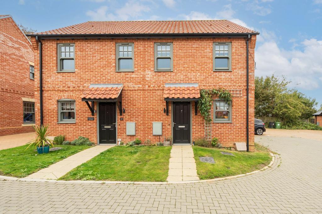 Rookery Close, Mundesley, NR11 2 bed semi-detached house - £300,000