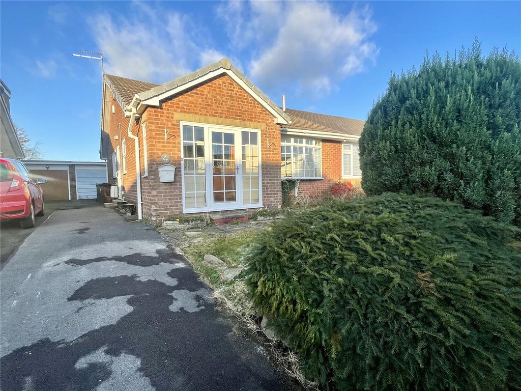 Ashdown Way, High Crompton, Shaw... 2 bed bungalow - £199,950
