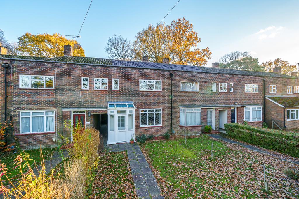 Albert Drive, Woking, GU21 2 bed house - £390,000
