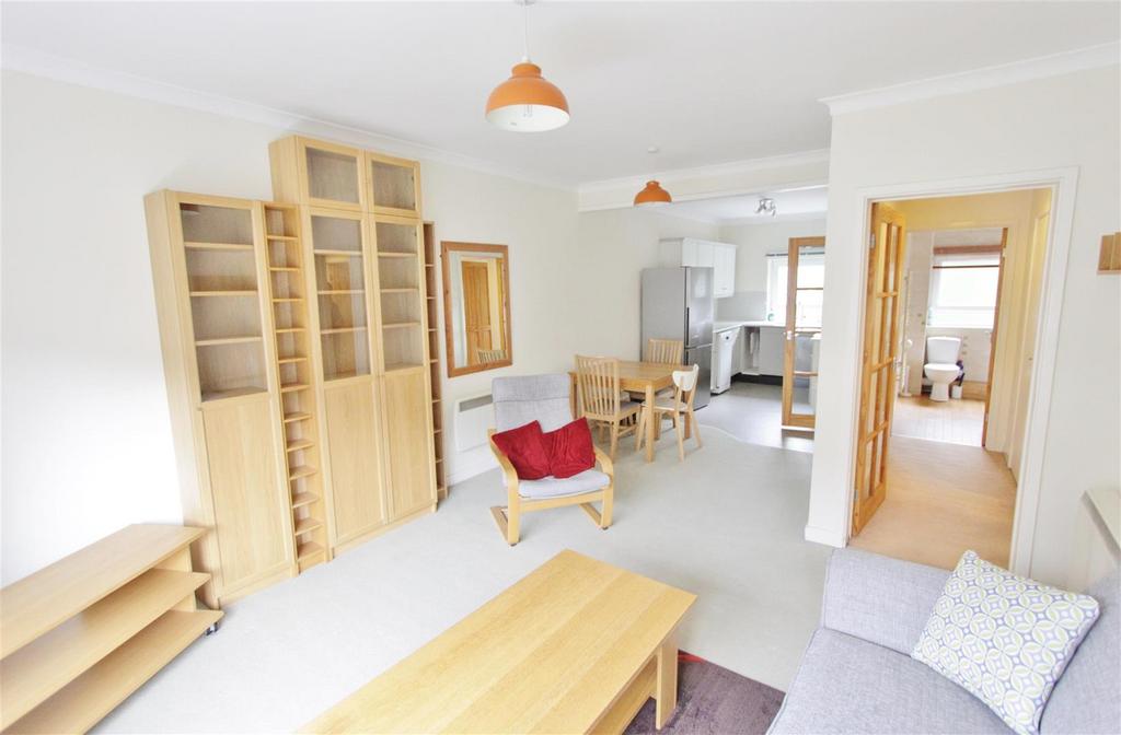 Sharrow Vale Road, Sheffield, S11 8ZD 2 bed flat - £725 pcm (£167 pw)