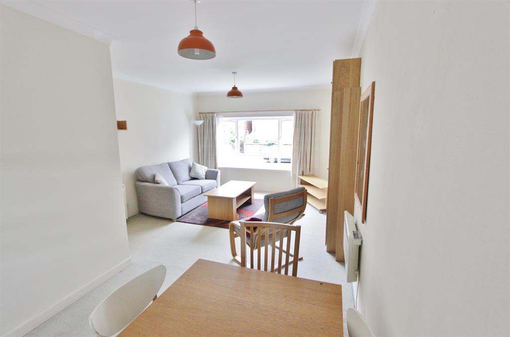 Sharrow Vale Road, Sheffield, S11 8ZD 2 bed flat - £725 pcm (£167 pw)