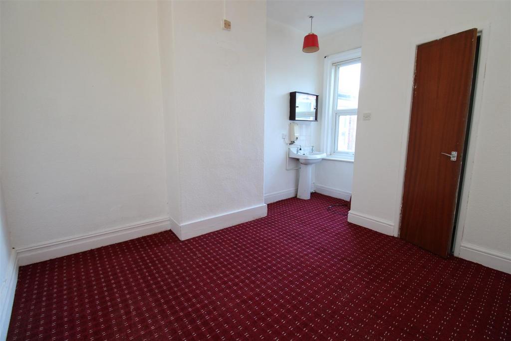 38 Grasmere Road, Blackpool 1 bed property - £435 pcm (£100 pw)