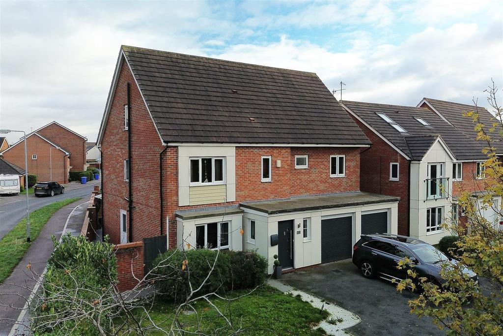 Lady Anne Way,Brough 7 bed detached house for sale - £495,950