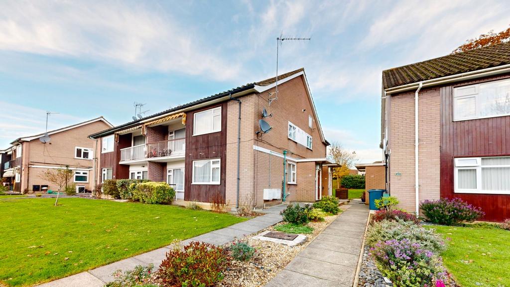 Merryfield Gardens, Stanmore, HA7 2 bed maisonette - £400,000