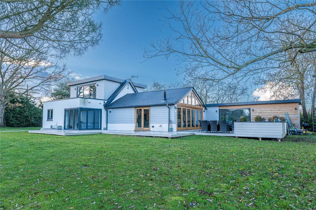 Ulverston Road, Ashingdon, Essex, SS4 4 bed detached house for sale - £ ...