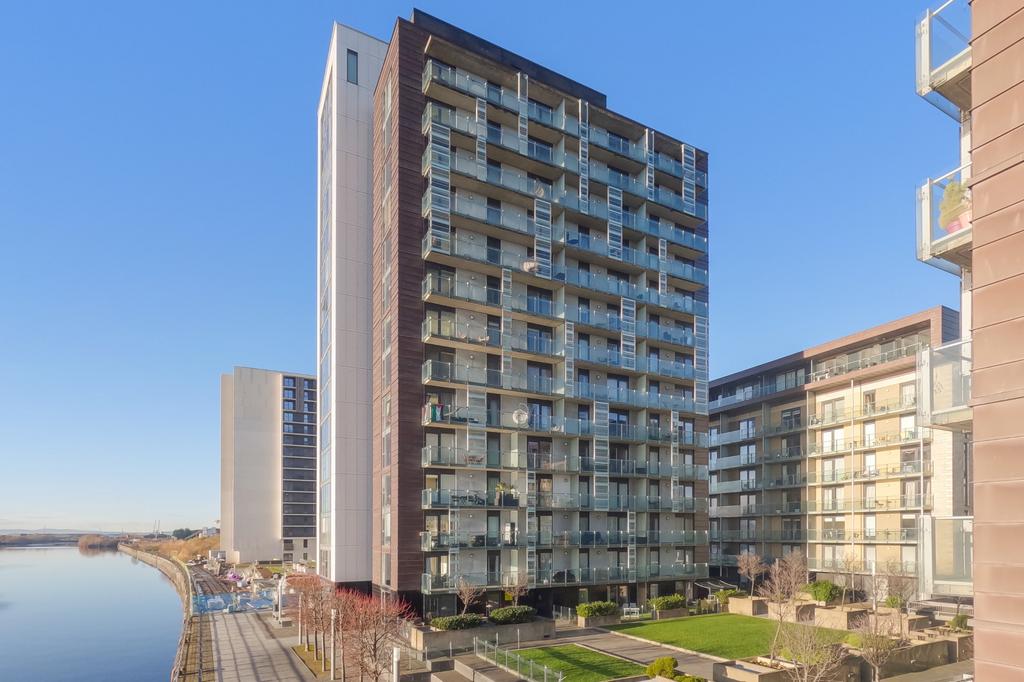 Meadowside Quay Walk, Flat 2/3, Glasgow Harbour, Glasgow, G11 6ED 1 bed ...
