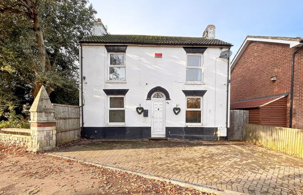 Bell Road Sittingbourne 3 Bed Detached House For Sale £450 000