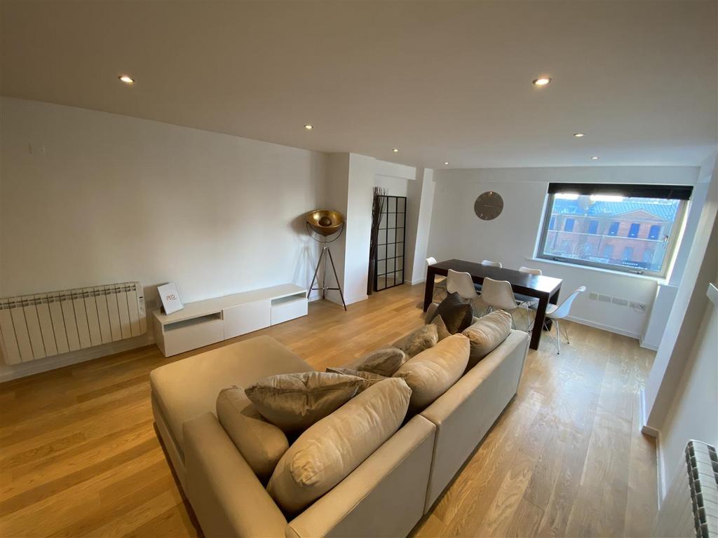 Castlegate, Chester Road, Manchester 1 bed apartment - £219,950