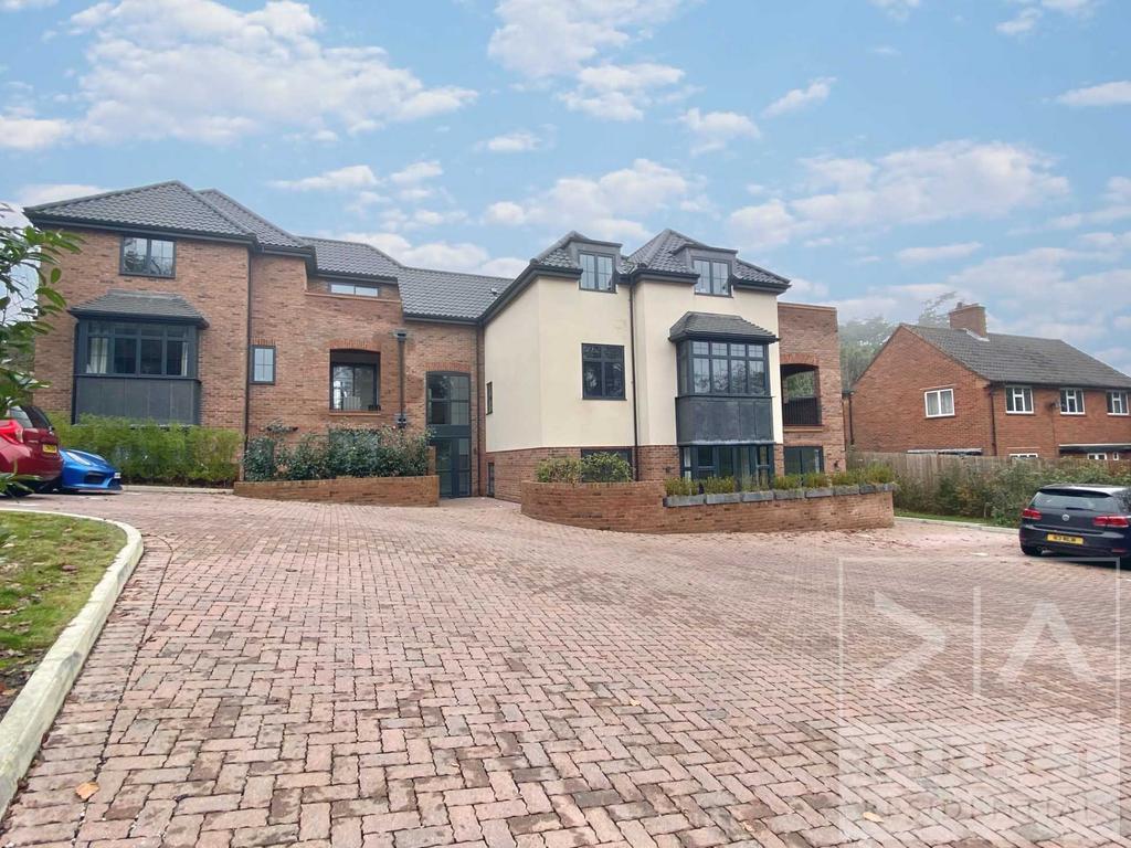 Field View, Cheam Road, Cheam SM2 2 bed apartment - £1,950 pcm (£450 pw)