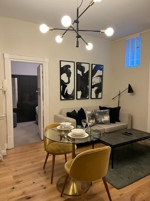 London NW8 1 bed apartment - £2,535 pcm (£585 pw)