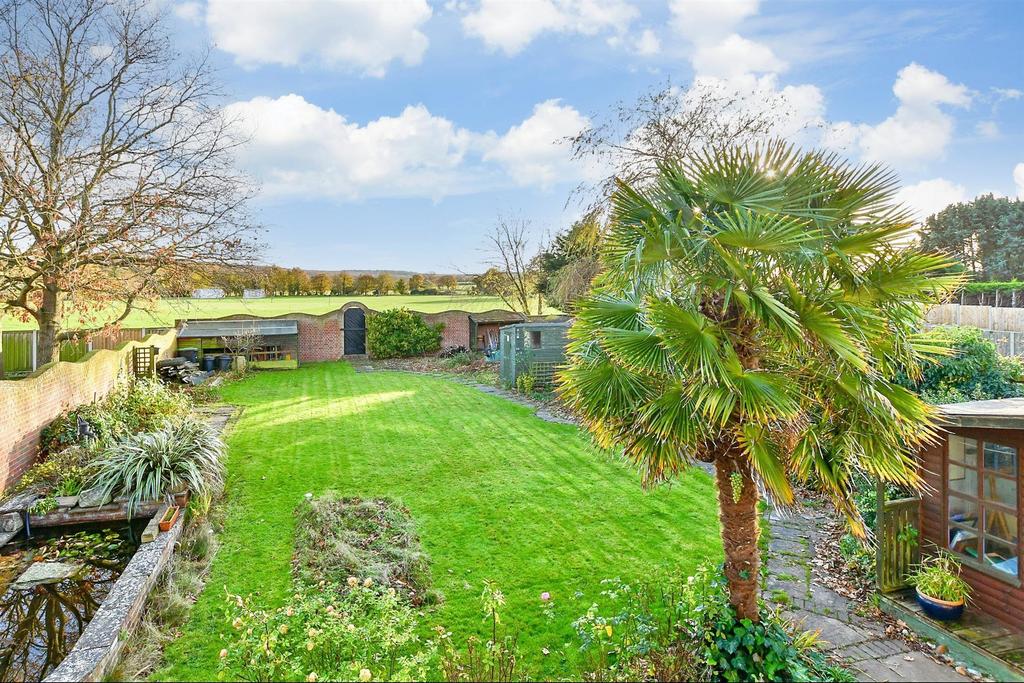 Longtye Drive, Chestfield... 4 bed detached house - £700,000