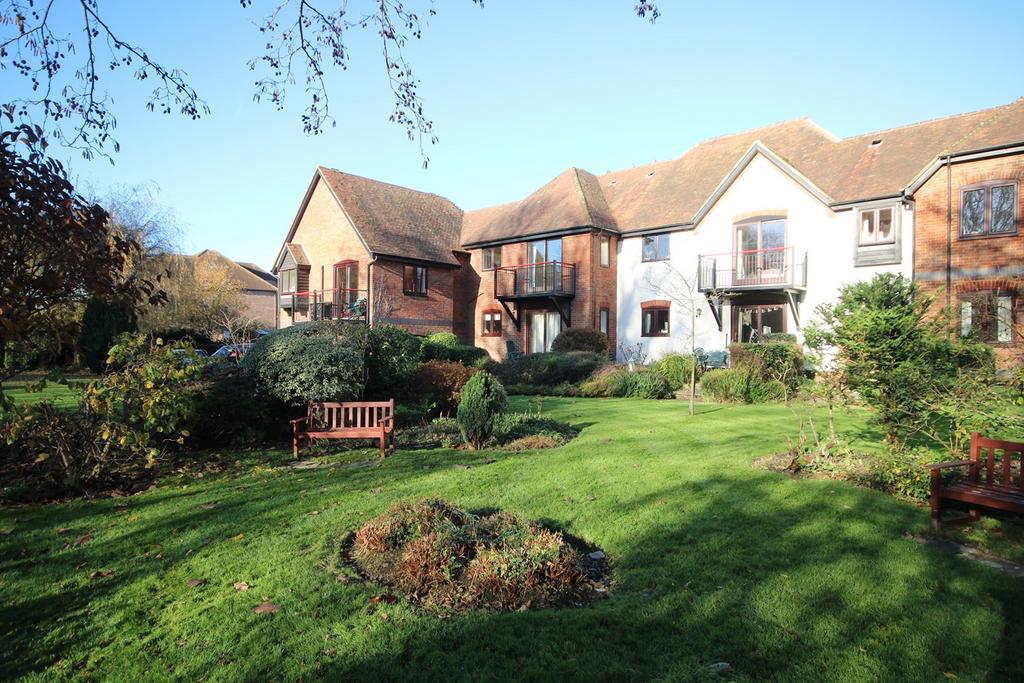 Swan Court, Newbury, RG14 2 bed apartment for sale - £360,000