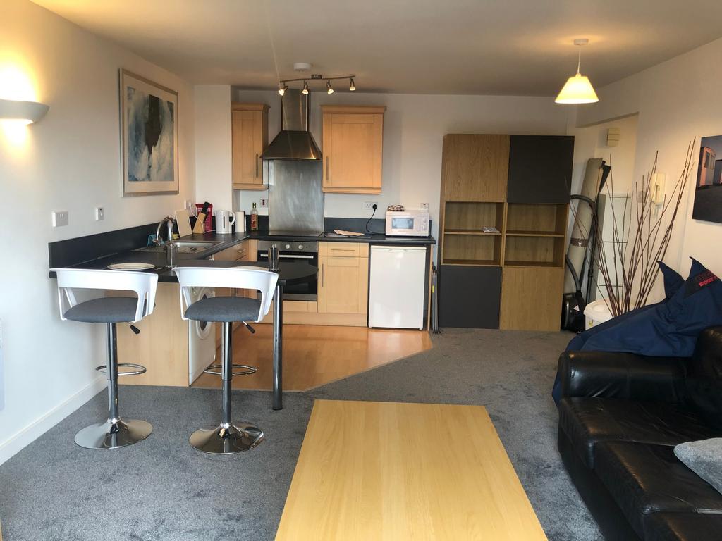 61 Park West, Nottingham, NG7 1LU 2 bed flat to rent - £1,300 pcm (£300 pw)