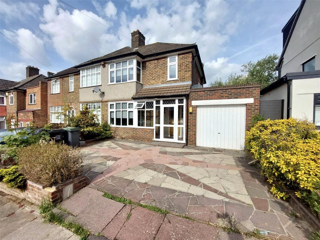 Sedgeway, Catford, London, SE6 3 bed semi-detached house for sale - £ ...
