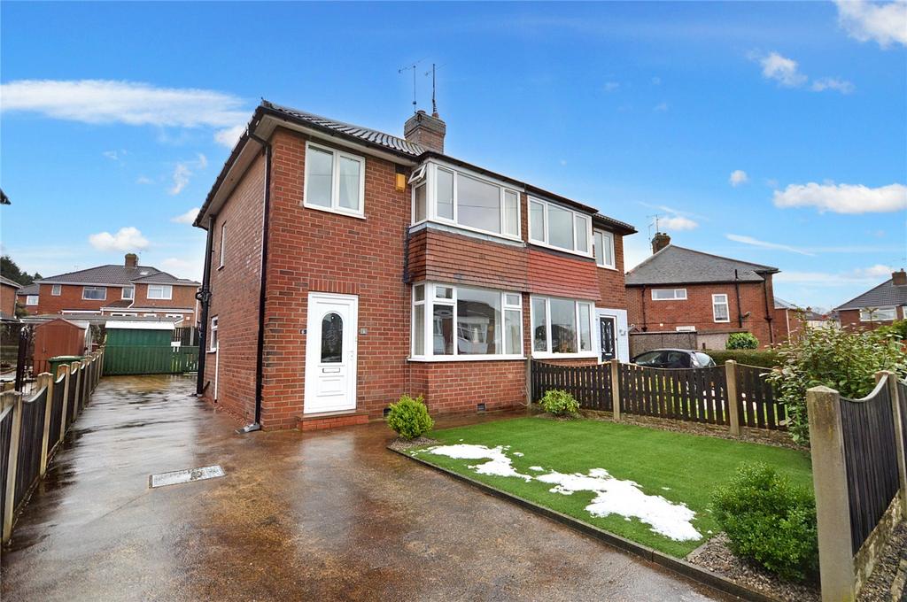 Heath Place, Leeds, West Yorkshire 3 bed semi-detached house - £220,000