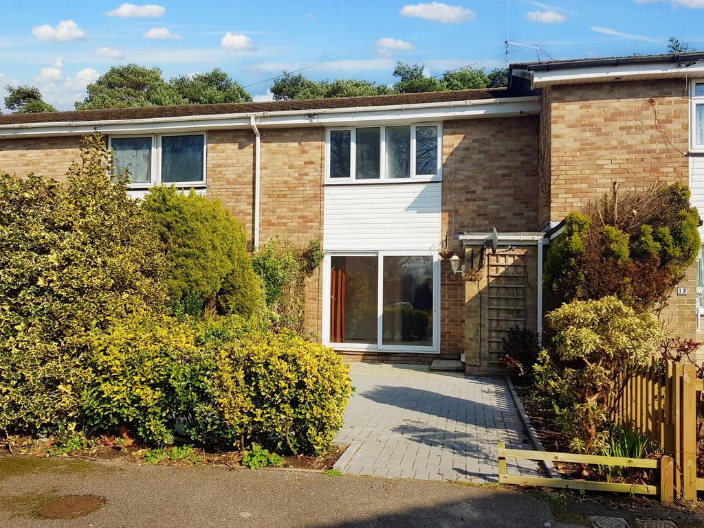 Winkton Close, Burton BH23 4 bed terraced house - £1,450 pcm (£335 pw)