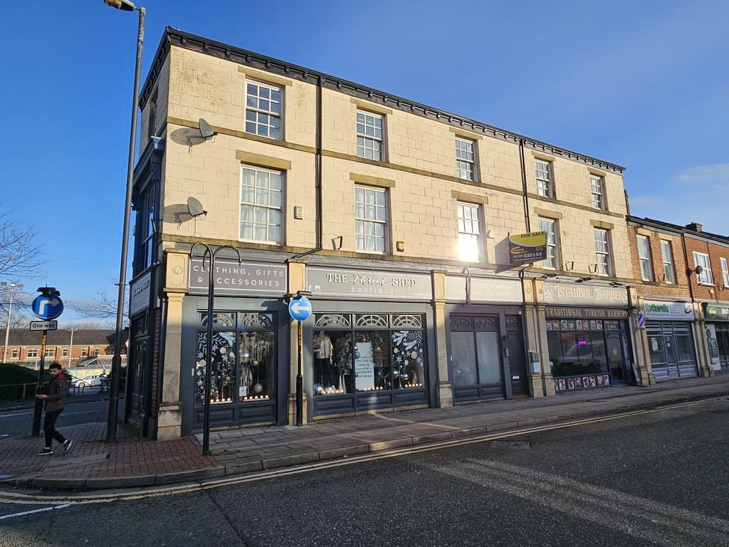 Market Street, Heywood, OL10 4LY 2 bed penthouse for sale - £99,950