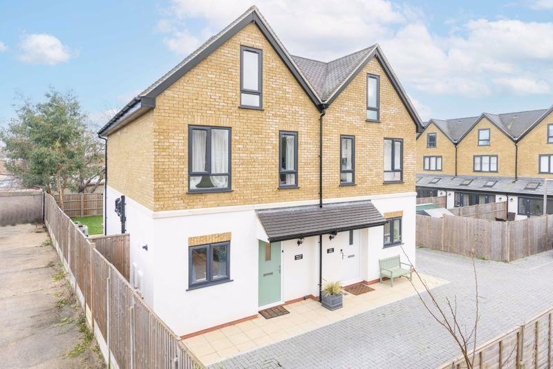 Field Common Lane, Walton-On-Thames 4 bed semi-detached house - £2,500 ...