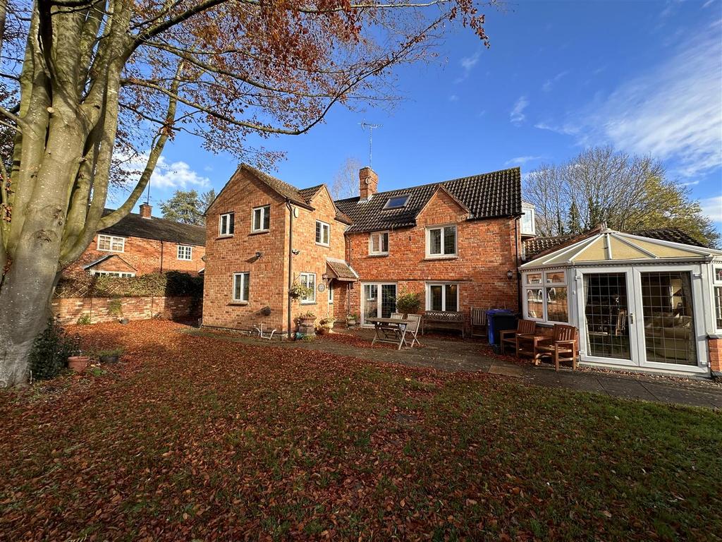 Butchers Lane, Pattishall 4 bed cottage for sale - £750,000