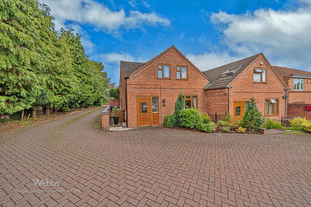 Westhall Gate, Bloxwich, Walsall WS3 3 bed semi-detached house - £240,000