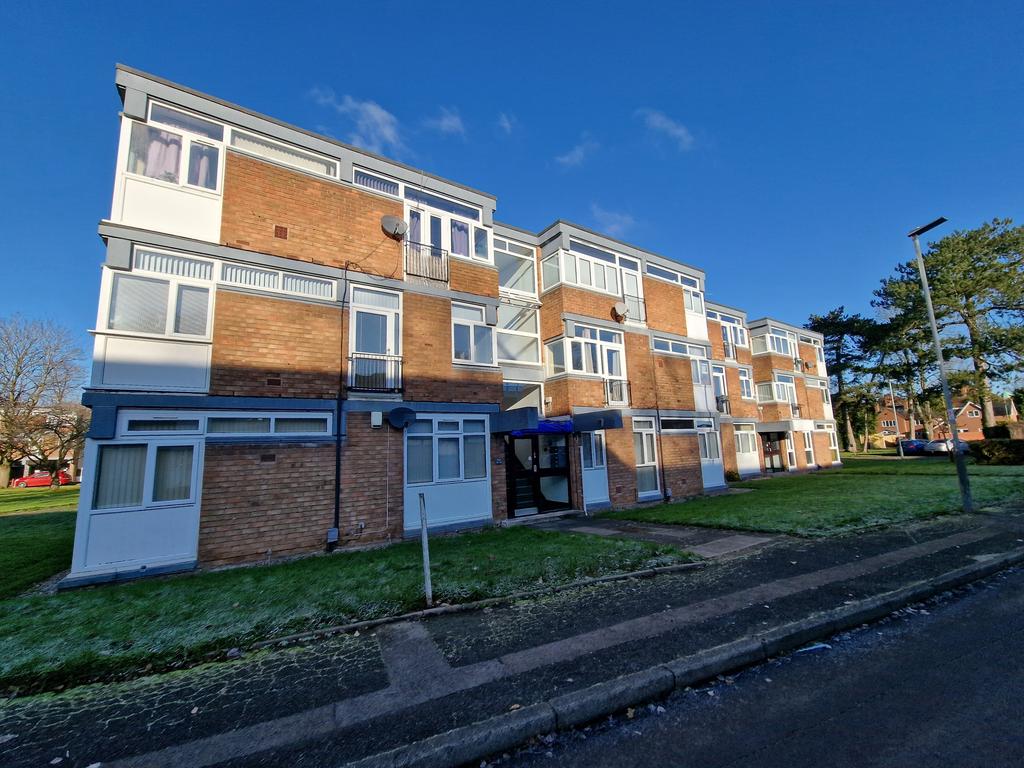 Newbridge Crescent Wolverhampton Wv6 2 Bed Flat £895 Pcm £207 Pw