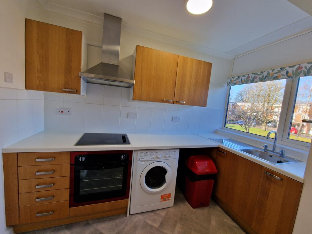 Newbridge Crescent Wolverhampton Wv6 2 Bed Flat £895 Pcm £207 Pw