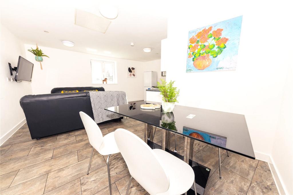 Arndale House, 89-103 London Road, Liverpool, L3 5 bed flat to rent - £ ...