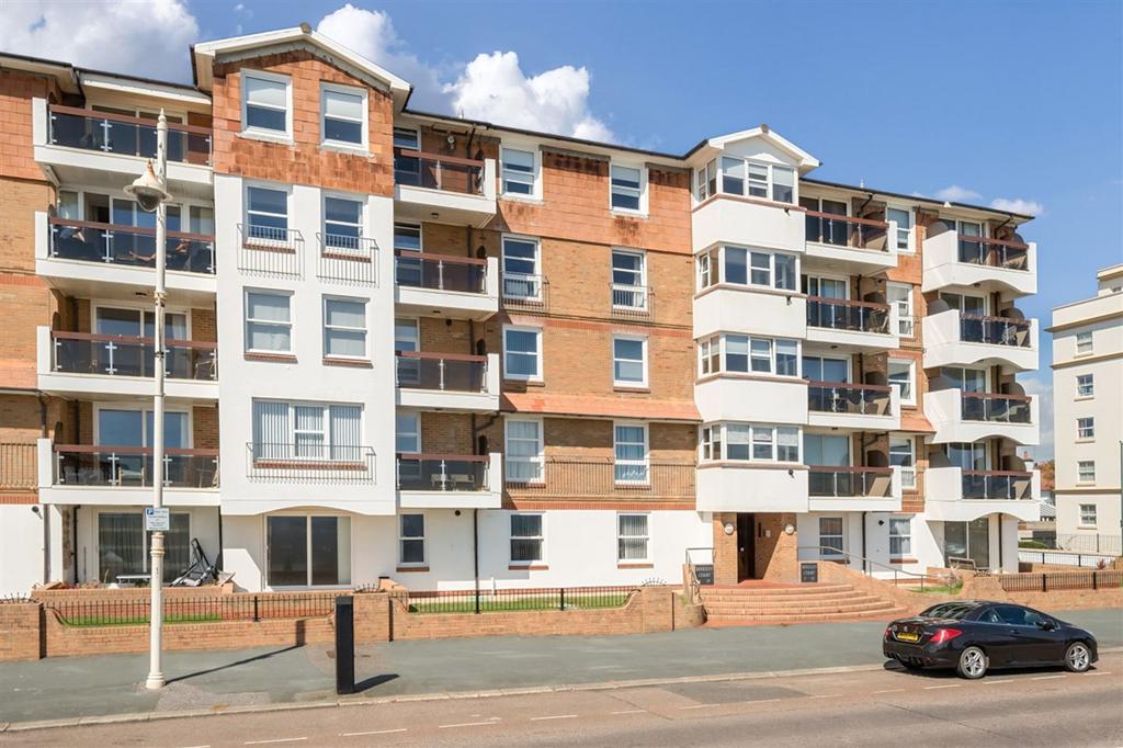 Berkeley Court, The Esplanade 2 bed ground floor flat - £270,000