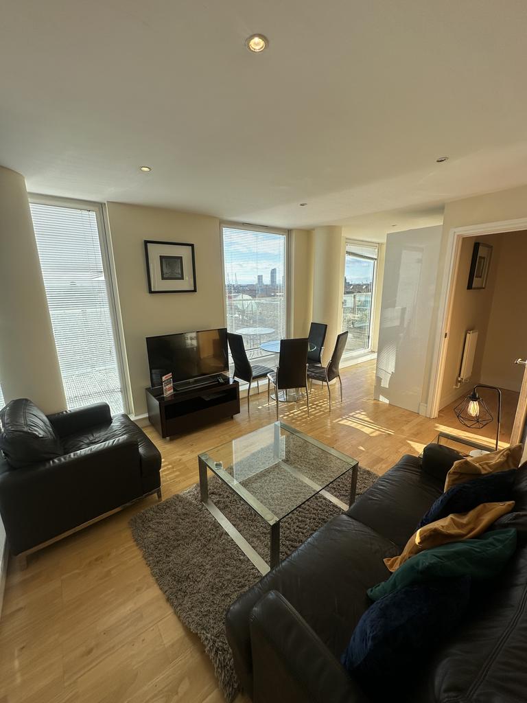 Denison House, 20 Lanterns Way... 1 bed flat - £1,950 pcm (£450 pw)