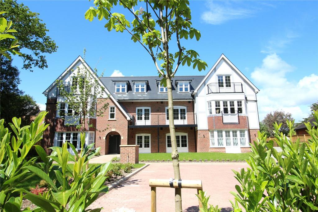 Chewton Farm Road, Highcliffe... 2 bed apartment - £650,000