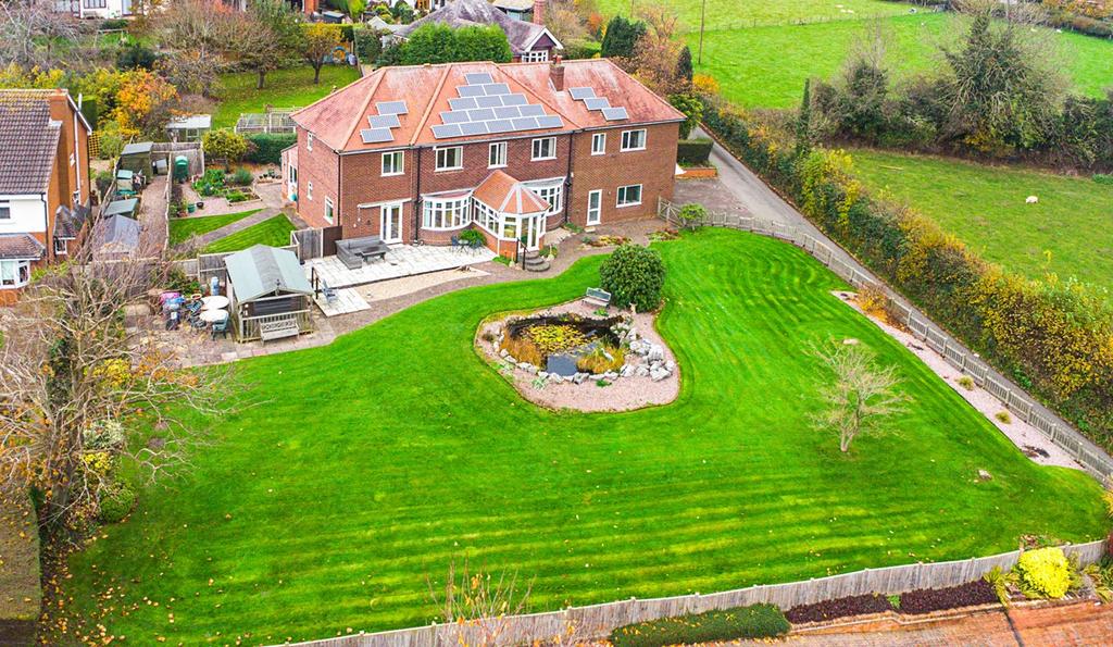 46 Hood Lane, Armitage, Rugeley, WS15 4 bed detached house for sale - £ ...