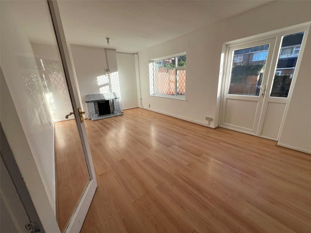 Appletree Grove, Wolverhampton, West... 3 bed semi-detached house - £ ...