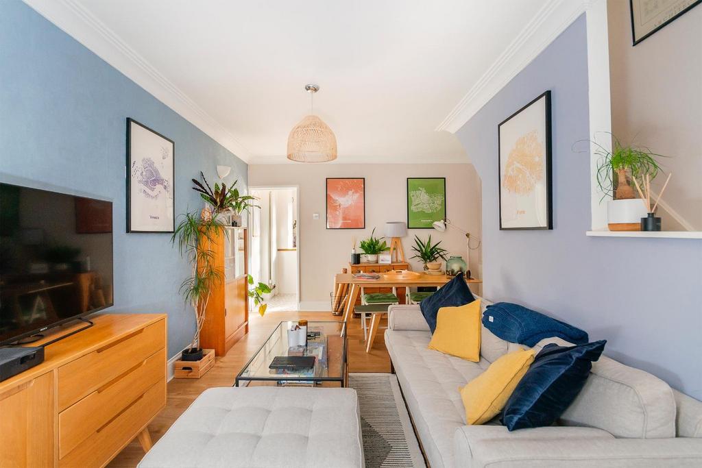 Whiteway Road, St George 2 bed end of terrace house - £300,000