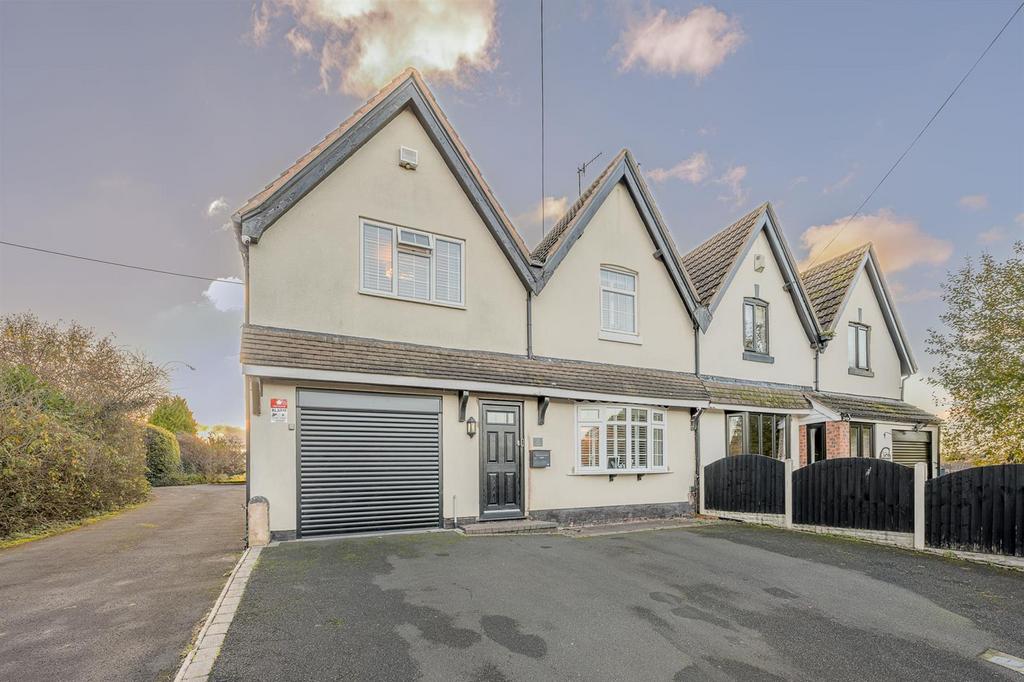 Farm Cottages, Racecourse Lane, Stourbridge, DY8 2RJ 3 bed cottage for ...