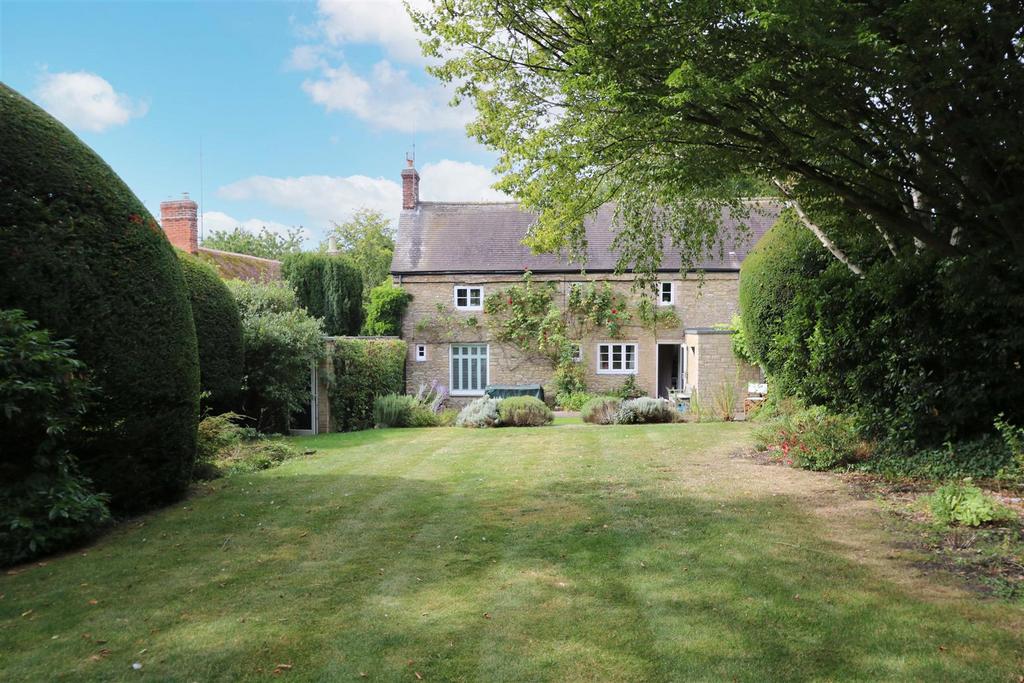 Great Haseley, Oxfordshire 3 bed detached house - £925,000