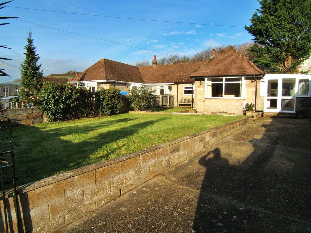 Newport Road, Ventnor PO38 3 bed semi-detached bungalow - £225,000