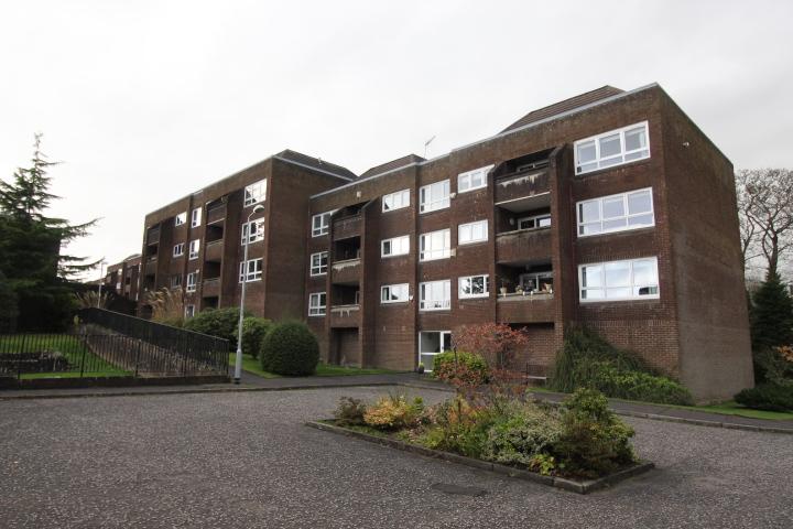 50 Roman Court, Bearsden G61 2HS 2 bed flat to rent - £1,550 pcm (£358 pw)