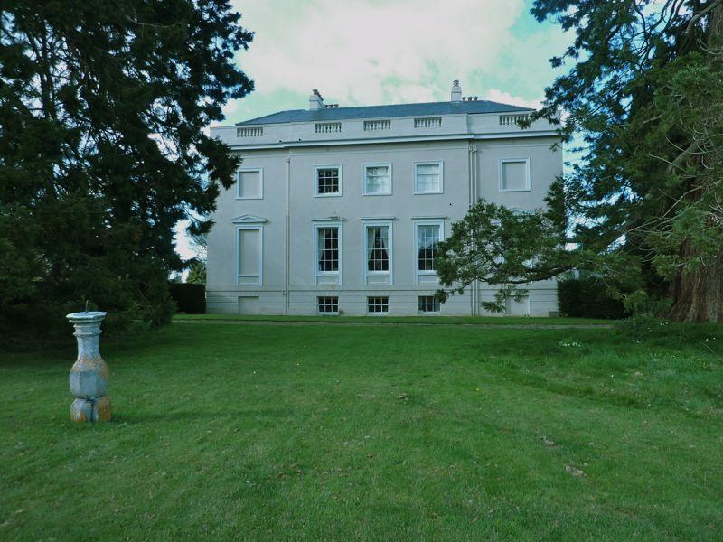 1st floor flat, Trehill House 2 bed flat to rent - £1,095 pcm (£253 pw)