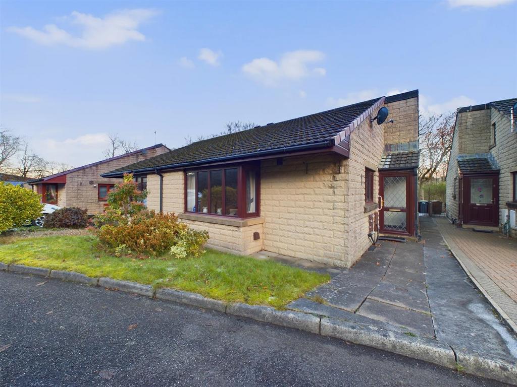 Silverlands Close, Buxton 2 bed semi-detached bungalow - £215,000