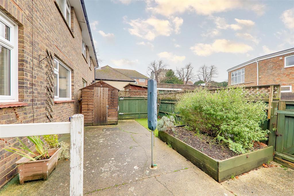 Manor Field Court, Broadwater Road, Worthing 2 bed flat for sale - £240,000