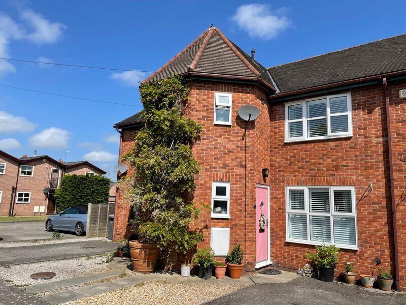 Chester Road, Rossett, Wrexham, LL12 3 bed terraced house - £210,000