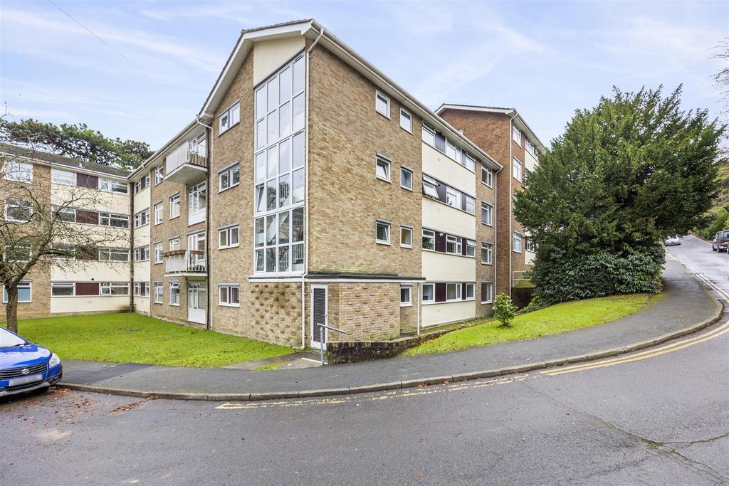 Leahurst Court Road, London Road... 3 bed flat - £325,000