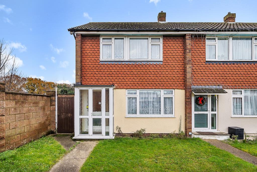 Sunbury-on-Thames, Surrey, TW16 3 bed end of terrace house - £425,000