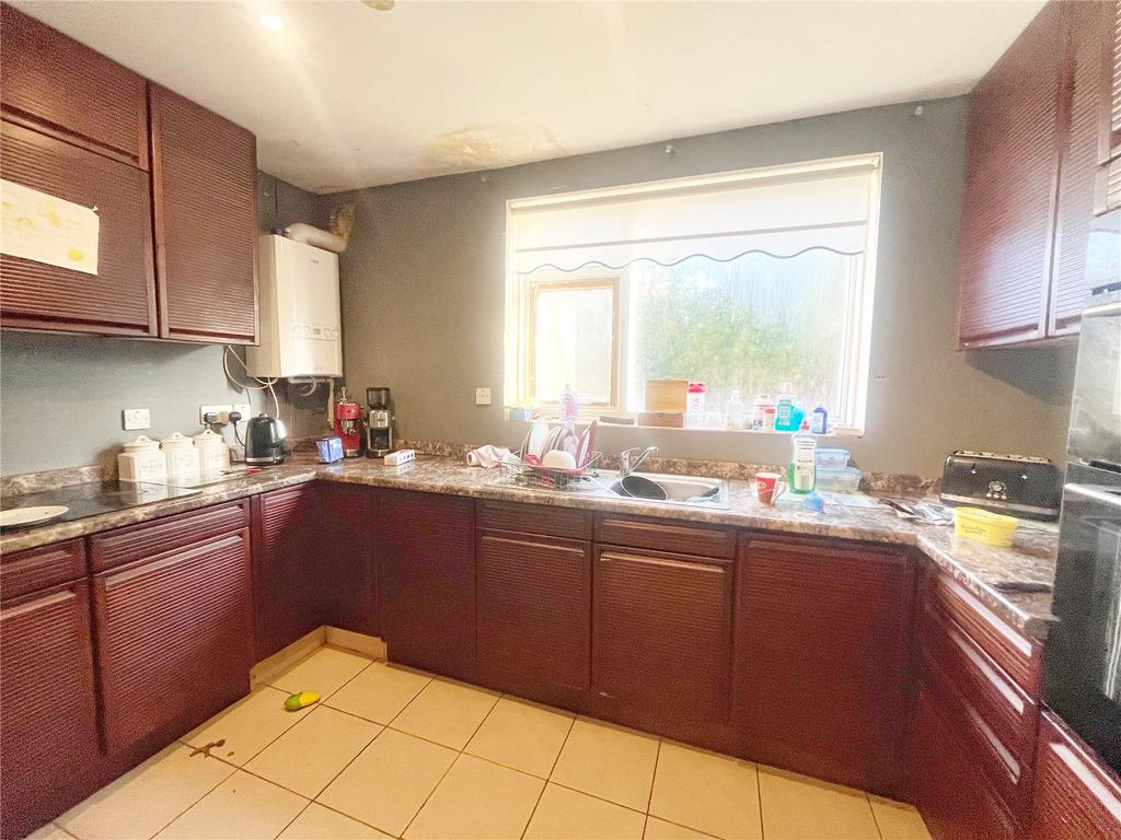 Rowrah Crescent, Middleton, Manchester, M24 3 bed semi-detached house ...