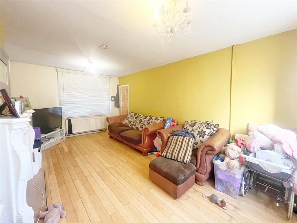 Rowrah Crescent, Middleton... 3 bed semi-detached house - £160,000