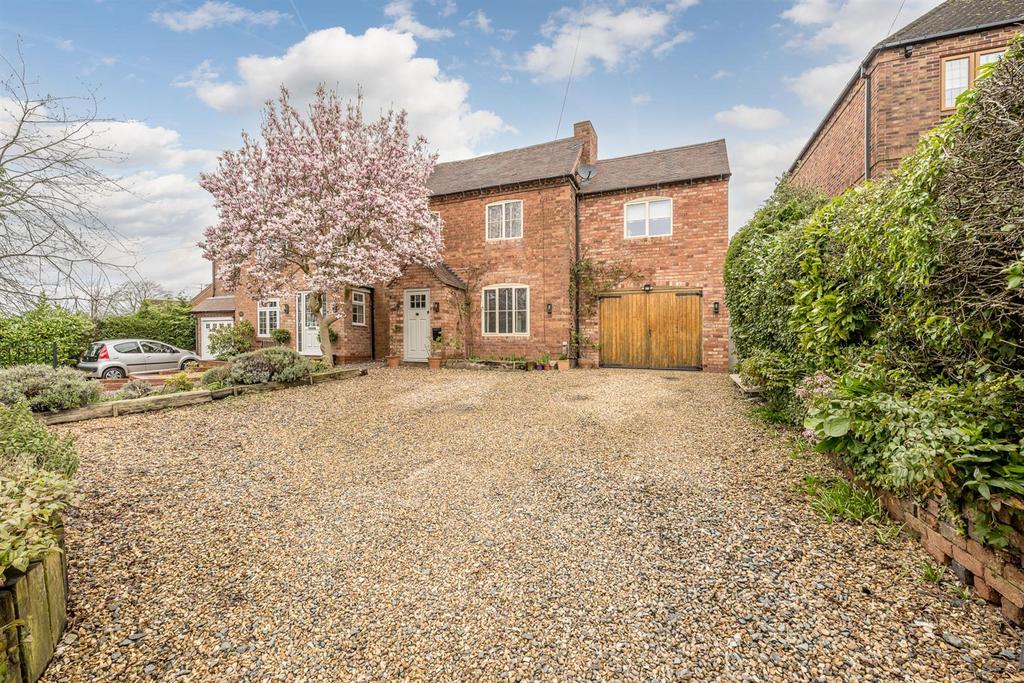 Middlefield Lane, Hagley, DY9 0PY 4 bed cottage for sale - £699,950