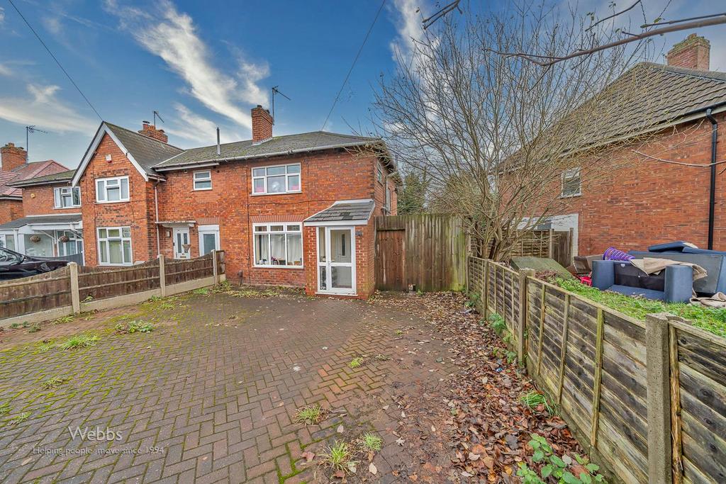 Valley Road, Walsall WS3 3 bed end of terrace house - £175,000