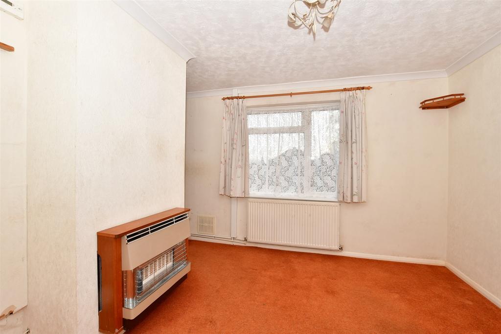 The Drive Uckfield East Sussex 2 Bed Semi Detached House For Sale £